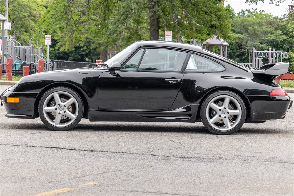 1995 Porsche 911 Carrera available for Auction | AutoHunter.com | 23778236